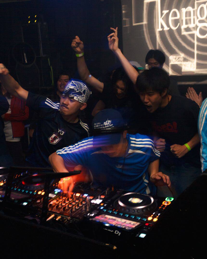 adidas PREDATOR MEGARIDE atmos | atmos（アトモス） 公式オンラインストア