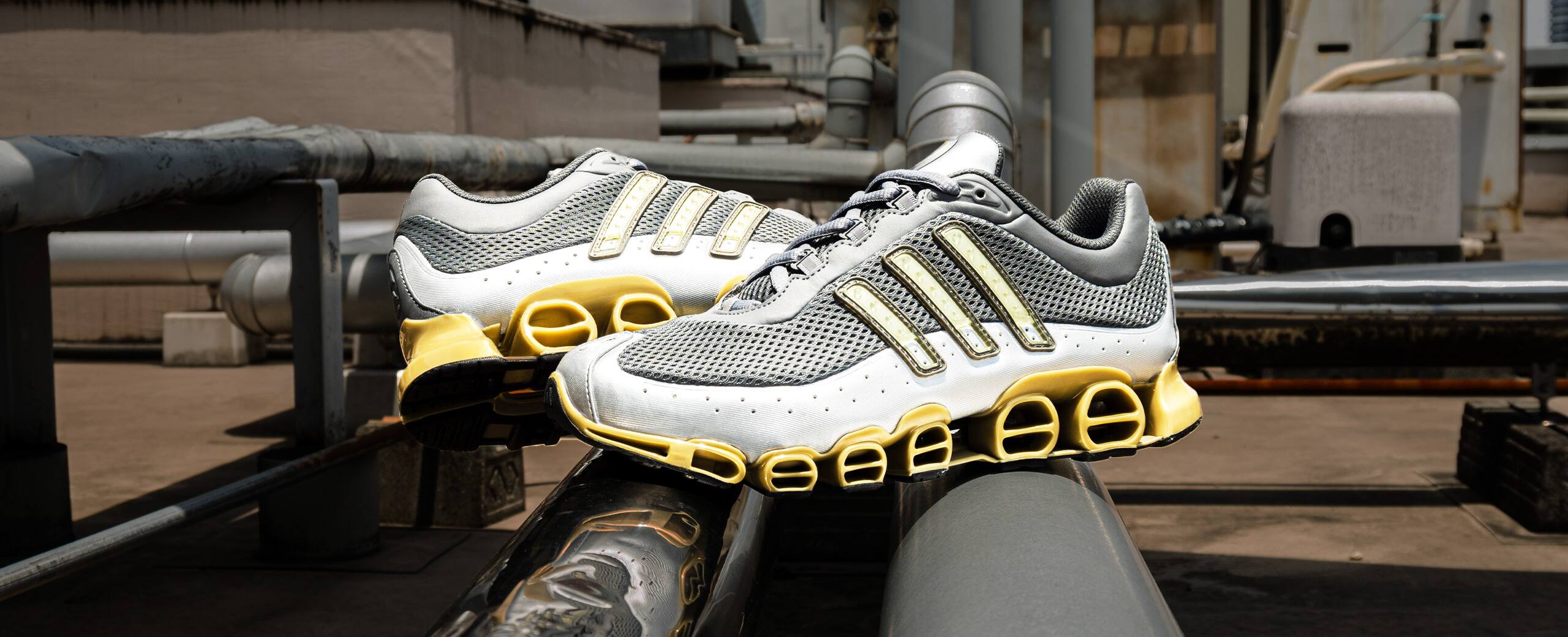 adidas MEGARIDE GREFOU/GOLDMT/MSILVE | atmos(アトモス adidas MEGARIDE GREFOU/GOLDMT/MSILVE | atmos(アトモス